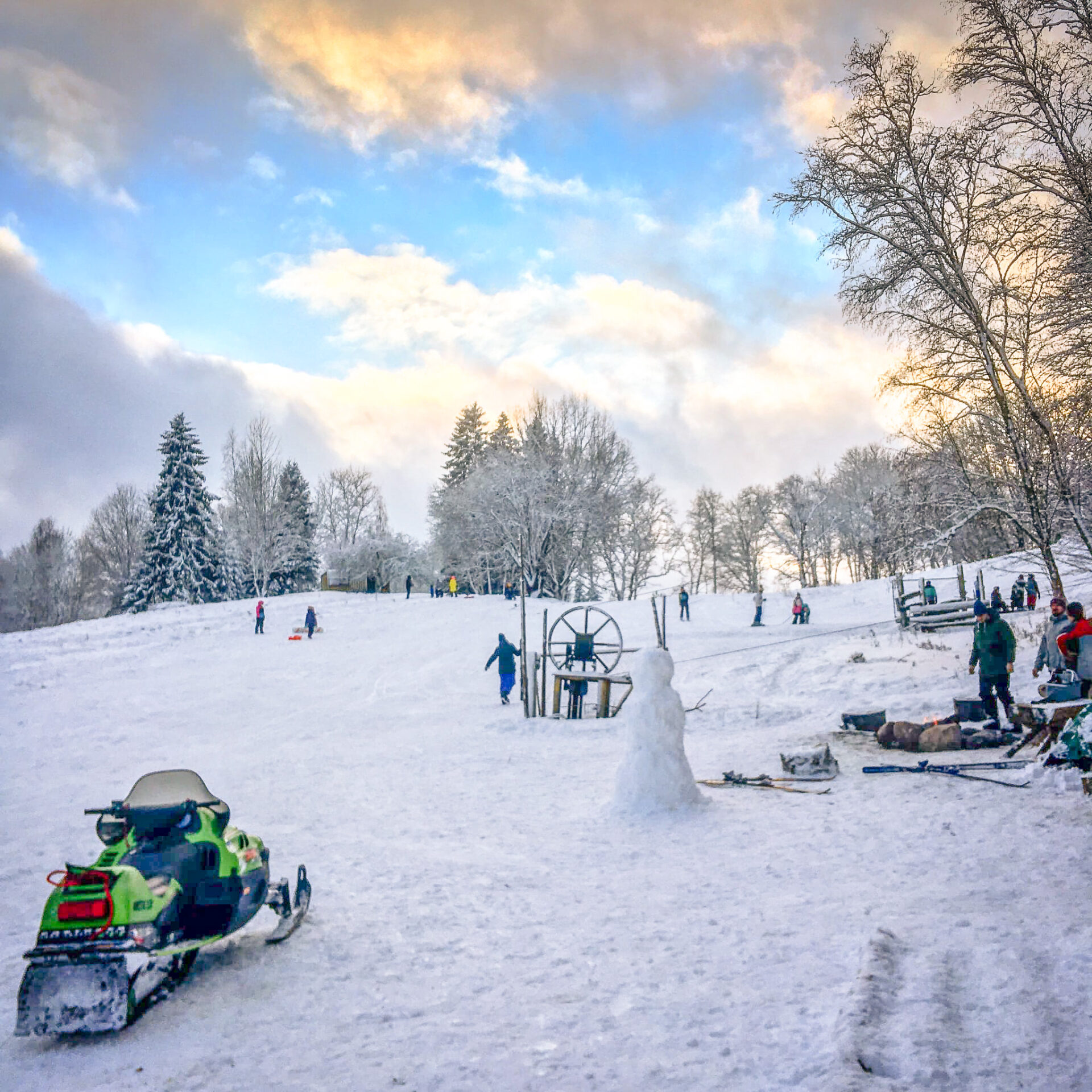 Kalnu slēpošana un snovošana - Ķauķu kalns -Alūksnes novadā- VisitAluksne